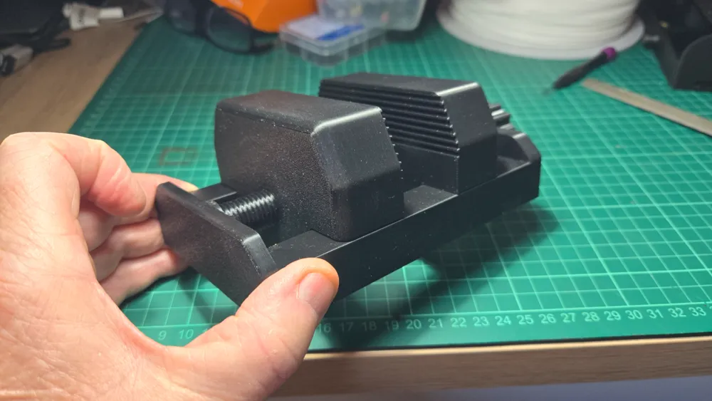 Self Centering Vise/Vice by kevr102 - MakerWorld