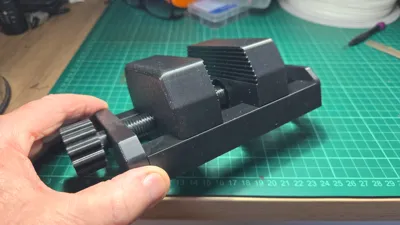Self Centering Vise/Vice by kevr102 - MakerWorld