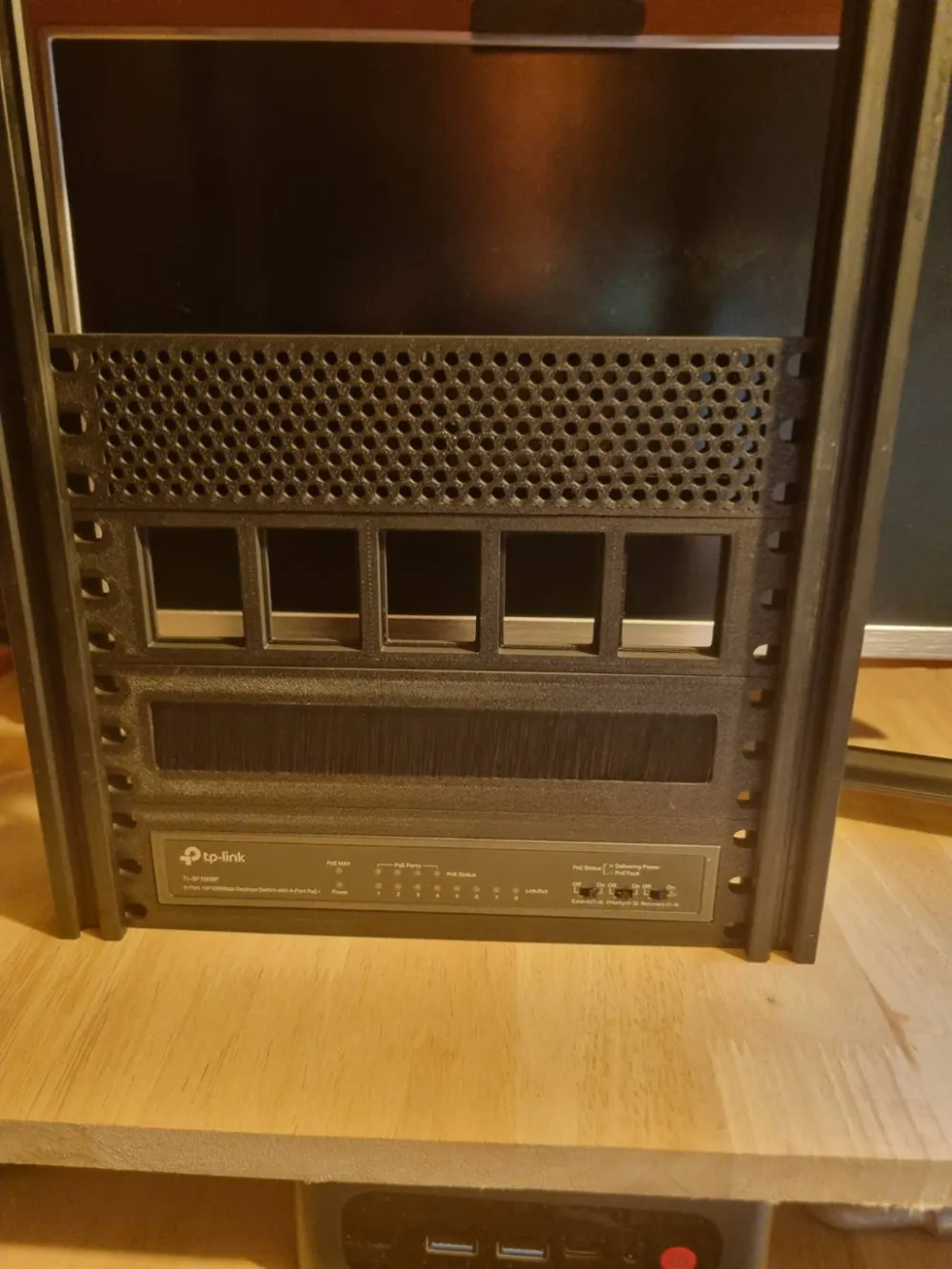 8 Inch Server Rack 1U Brushed Cable Patch Panel by T Ben MakerWorld ...