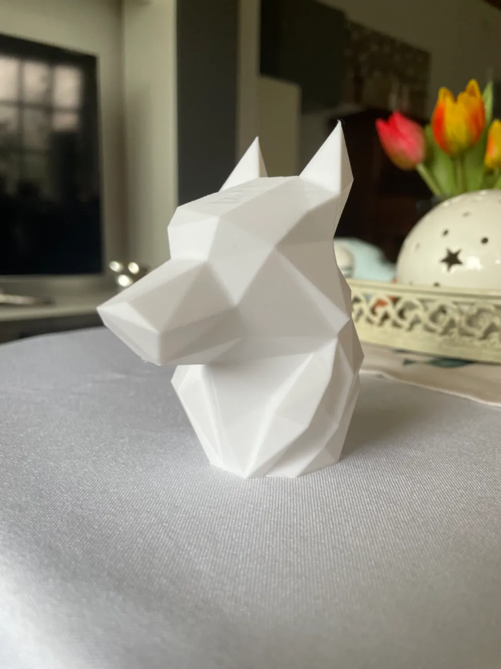 Low Poly Wolf Head by Ebmeier - MakerWorld