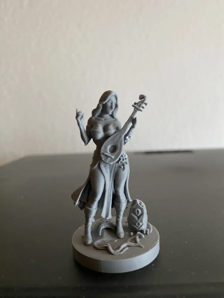 D&D Barden‑Zauberin der Melodien – Kostenloses 3D-Druckmodell – MakerWorld