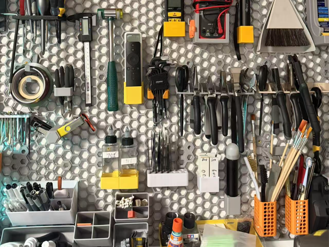 Honeycomb Storage Wall (HSW), Wall-mounted Storage System by user ...