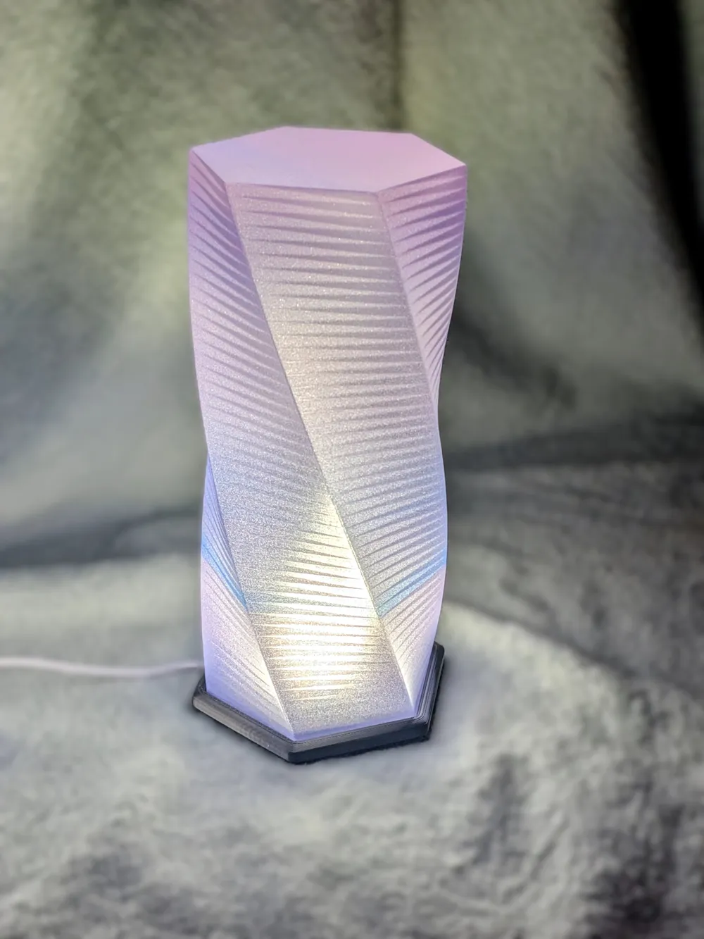 Hex-Twisted Prism Lamp - Free 3D Print Model - MakerWorld