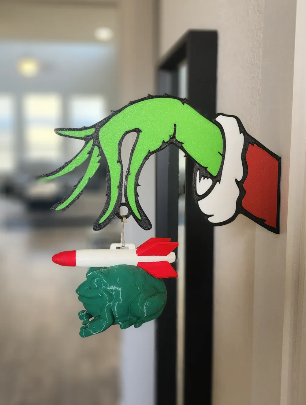 Grinch Hand Wall Mount Ornament/Mistletoe Hanger by Diggle - MakerWorld