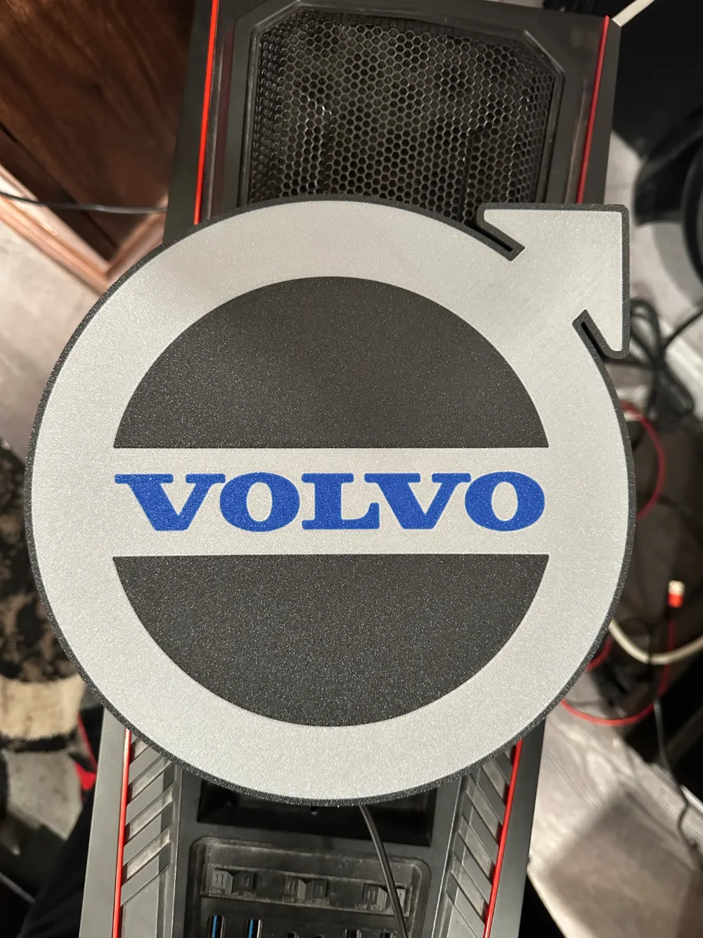 Volvo emblem light box by Chris Thayer - MakerWorld