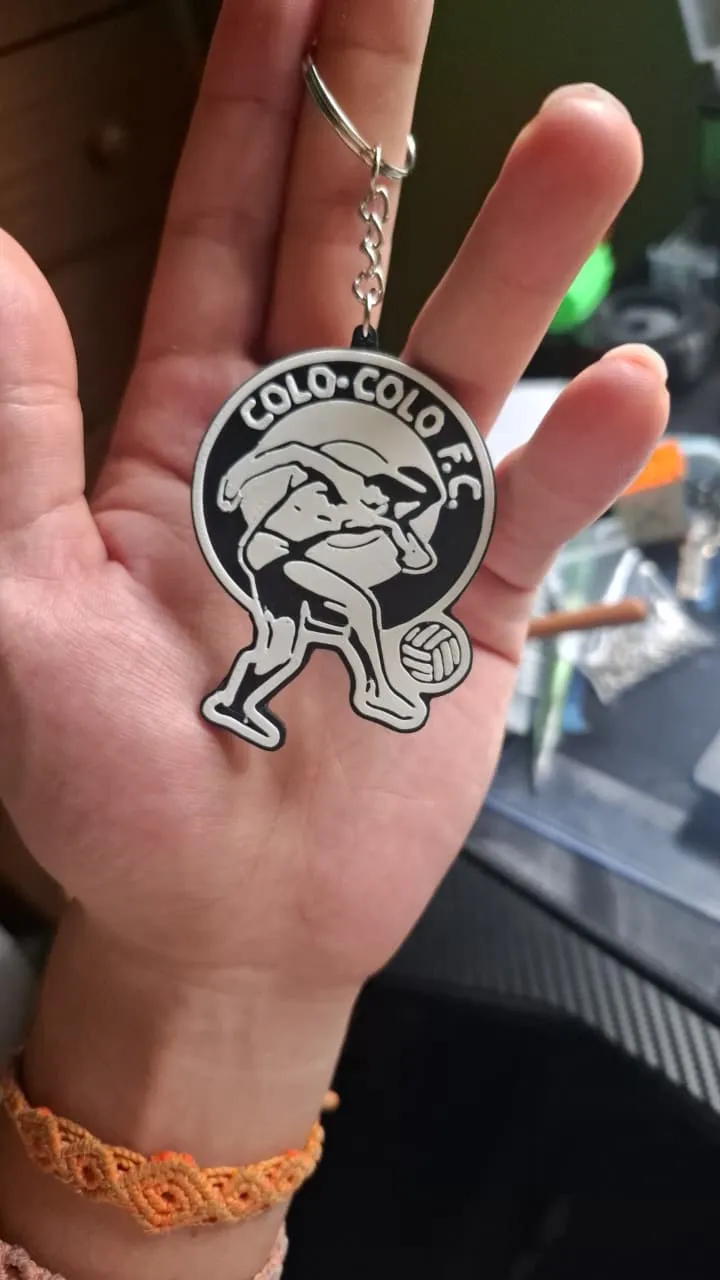 Colo-Colo's First Crest Keychain - Free 3D Print Model - MakerWorld
