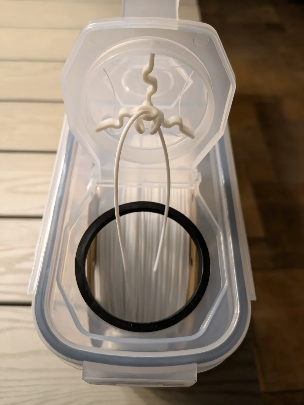 Dry Box Lid fillement holder by user_2086127440 - MakerWorld