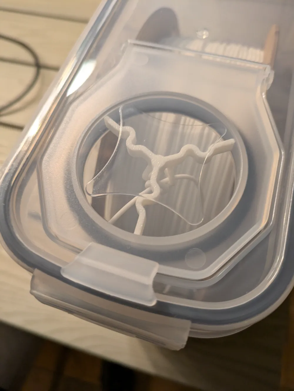 Dry Box Lid fillement holder by user_2086127440 - MakerWorld