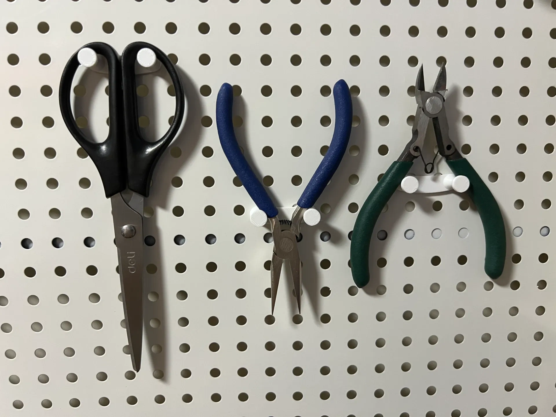 Pegboard Multifunctional Stand, compatible with scissors, pliers, etc. by 00001 - MakerWorld