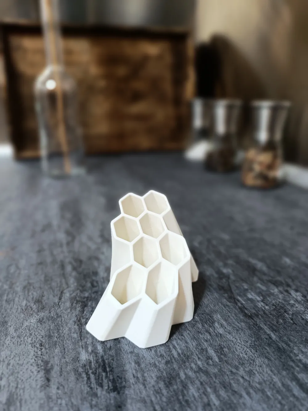 HEXAGONAL PEN TIN by TANPRINTS3D - MakerWorld