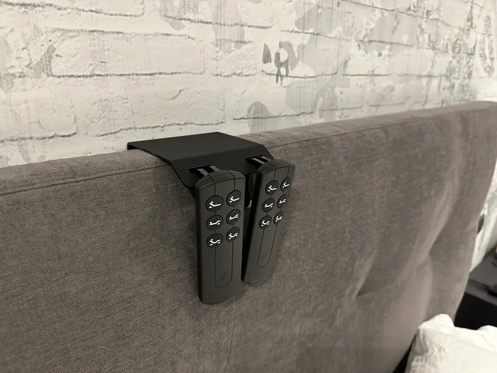 Holder for reclining bed remote controls - Suport per a comandament a ...
