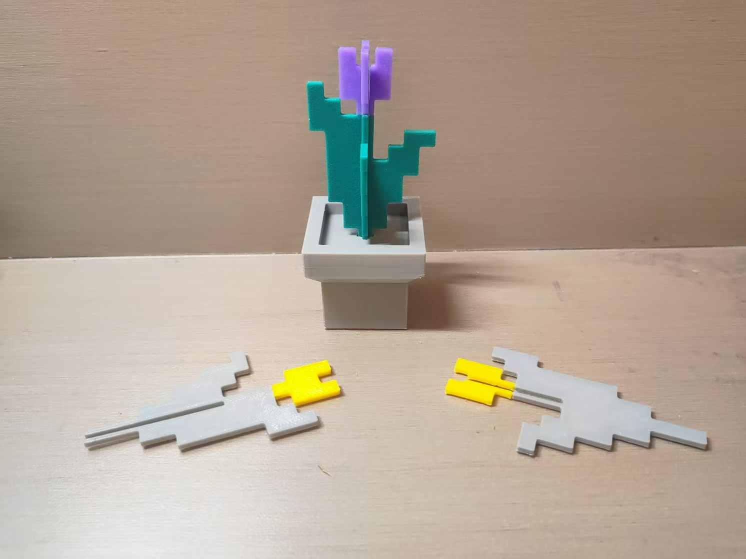 Minecraft Tulip Potted Plant by Doing MakerWorld: Download Free 3D Models