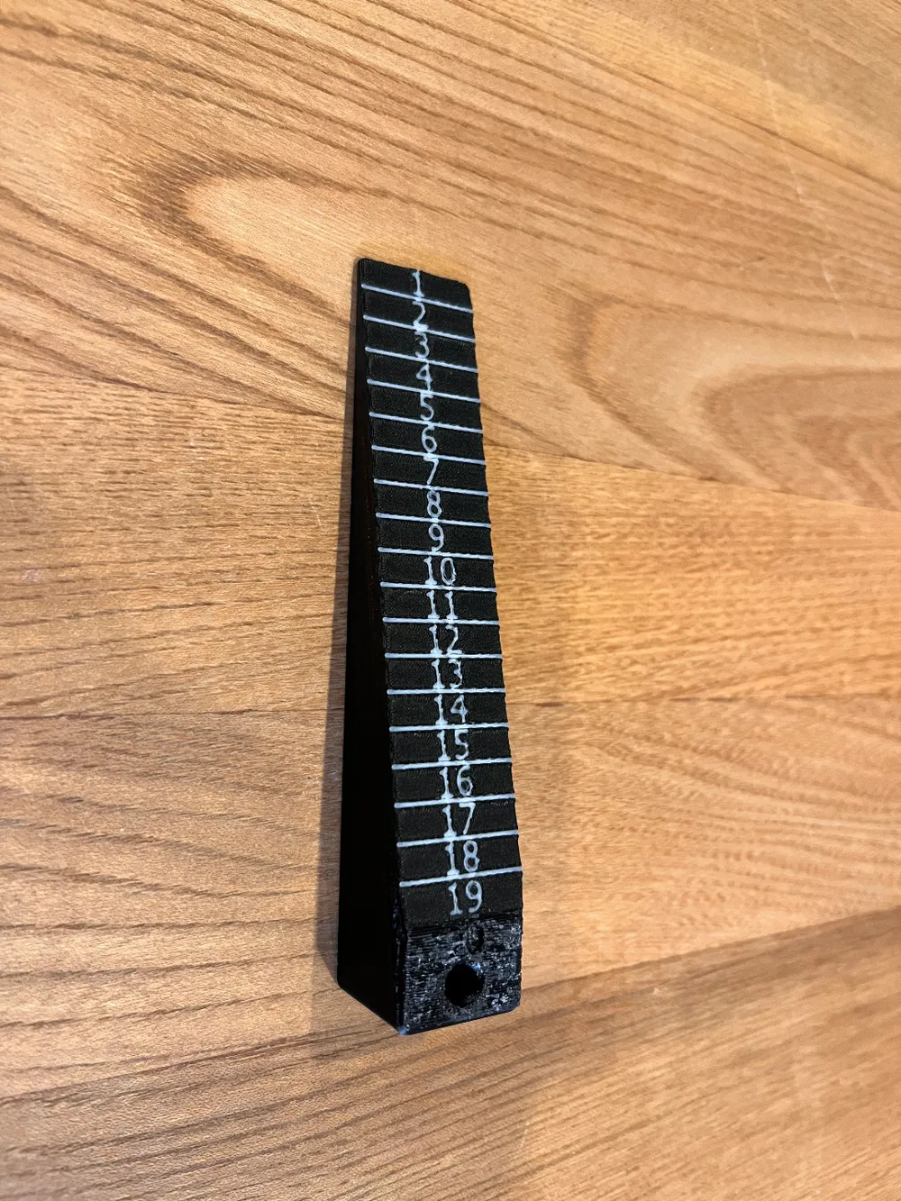 Measuring Wedge by Holzarbeiter - MakerWorld