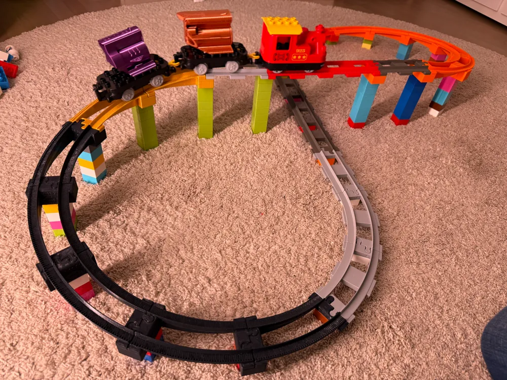 Duplo Train Track Curved Ramp - No Supports by GmD - MakerWorld