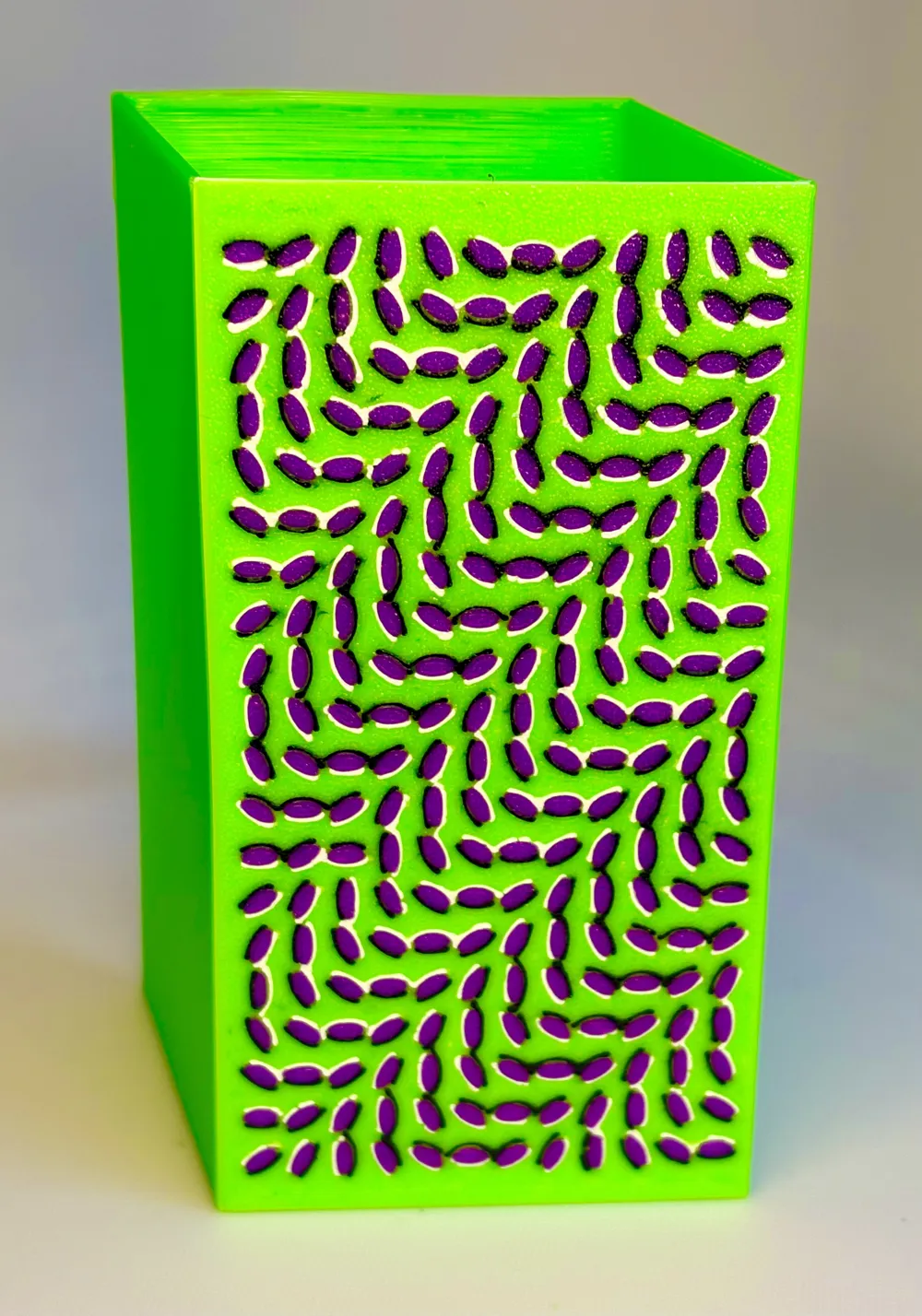 Peripheral Drift Illusion Sleeve - Soap Dispensers - Free 3D Print ...