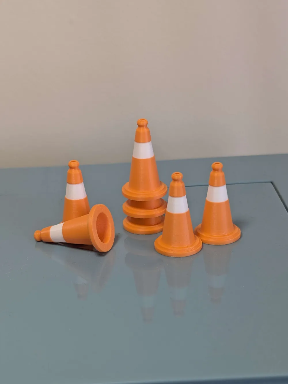 1:18 scale RC Drift car simple stackable cones by 2kKenny MakerWorld ...