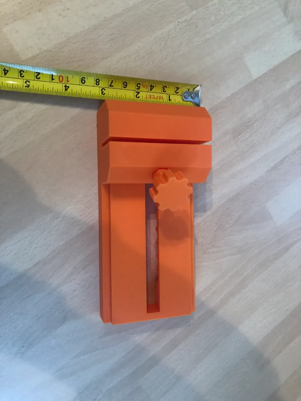 Screwless Vice MkII by kevr102 - MakerWorld