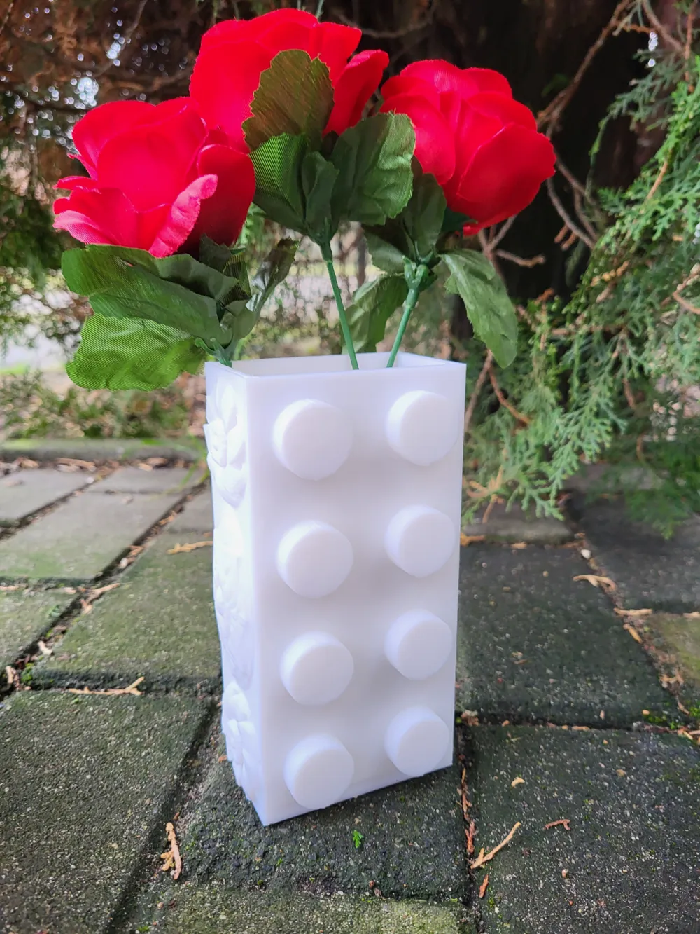 BRICK VASE FLOWERS - Free 3D Print Model - MakerWorld