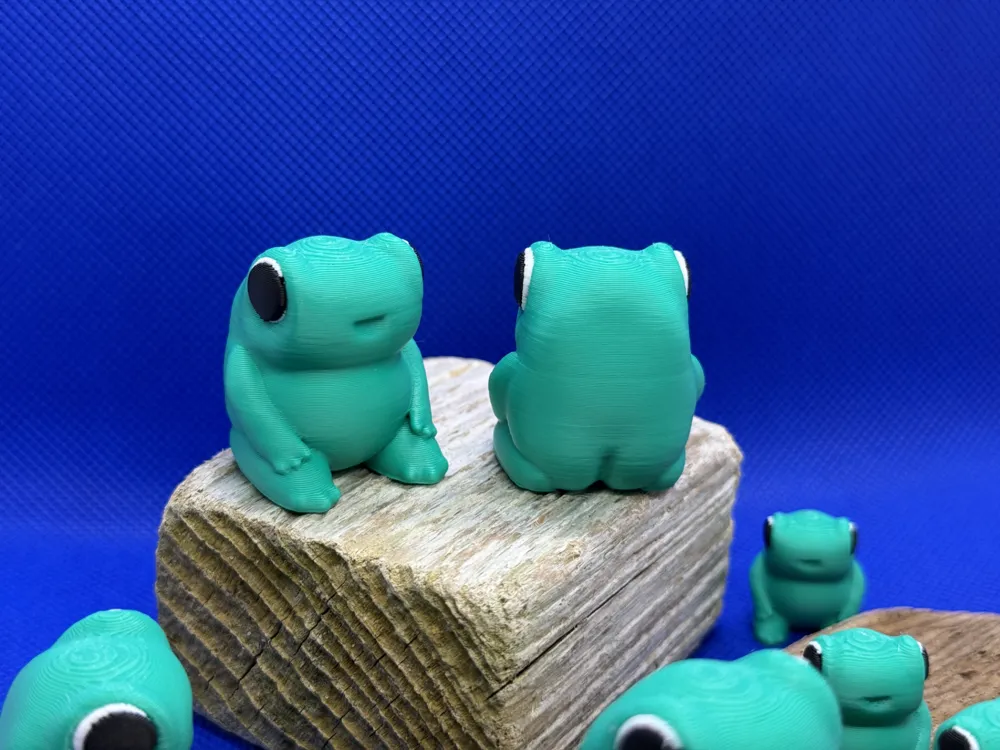 Tiny Sitting Butt Frog by Folk & Forge MakerWorld: Download Free 3D Models