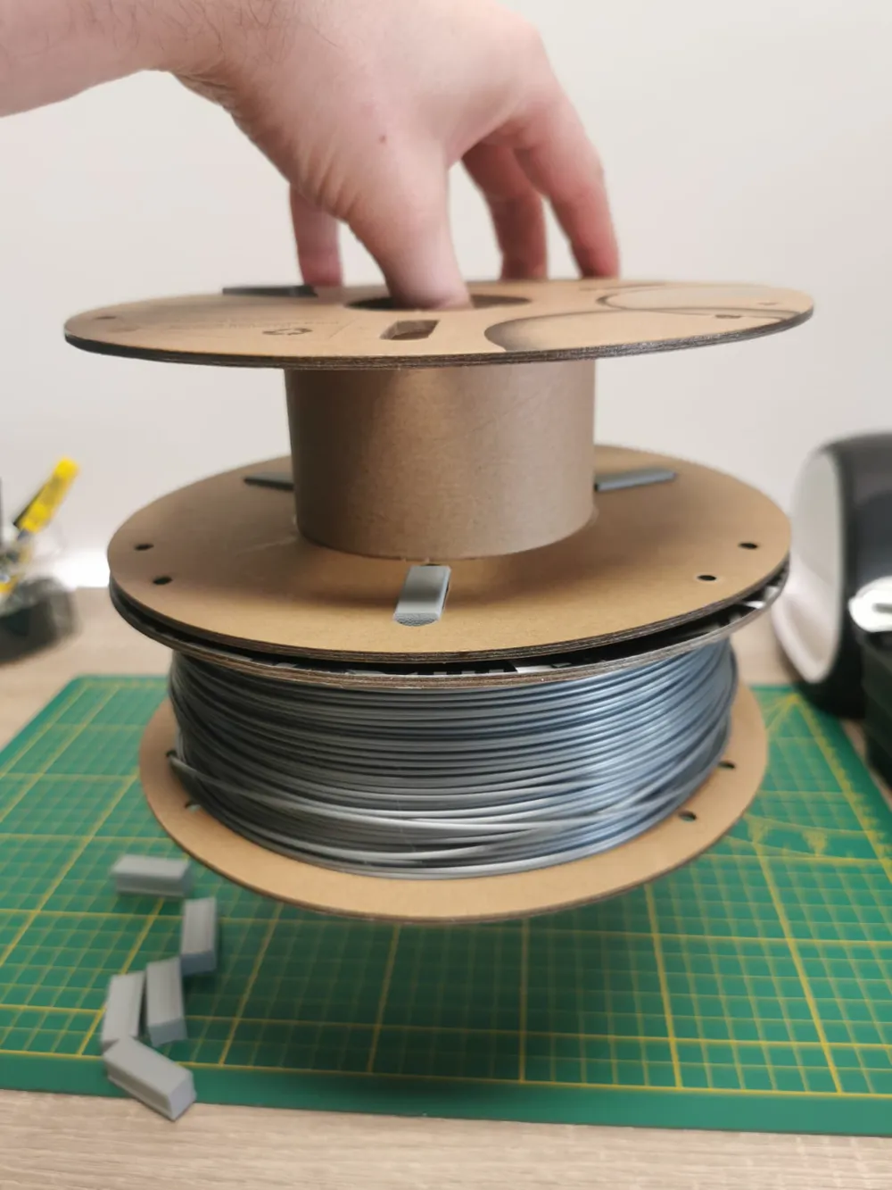 ELEGOO cardboard spool connector by KOODIMI MakerWorld: Download Free ...